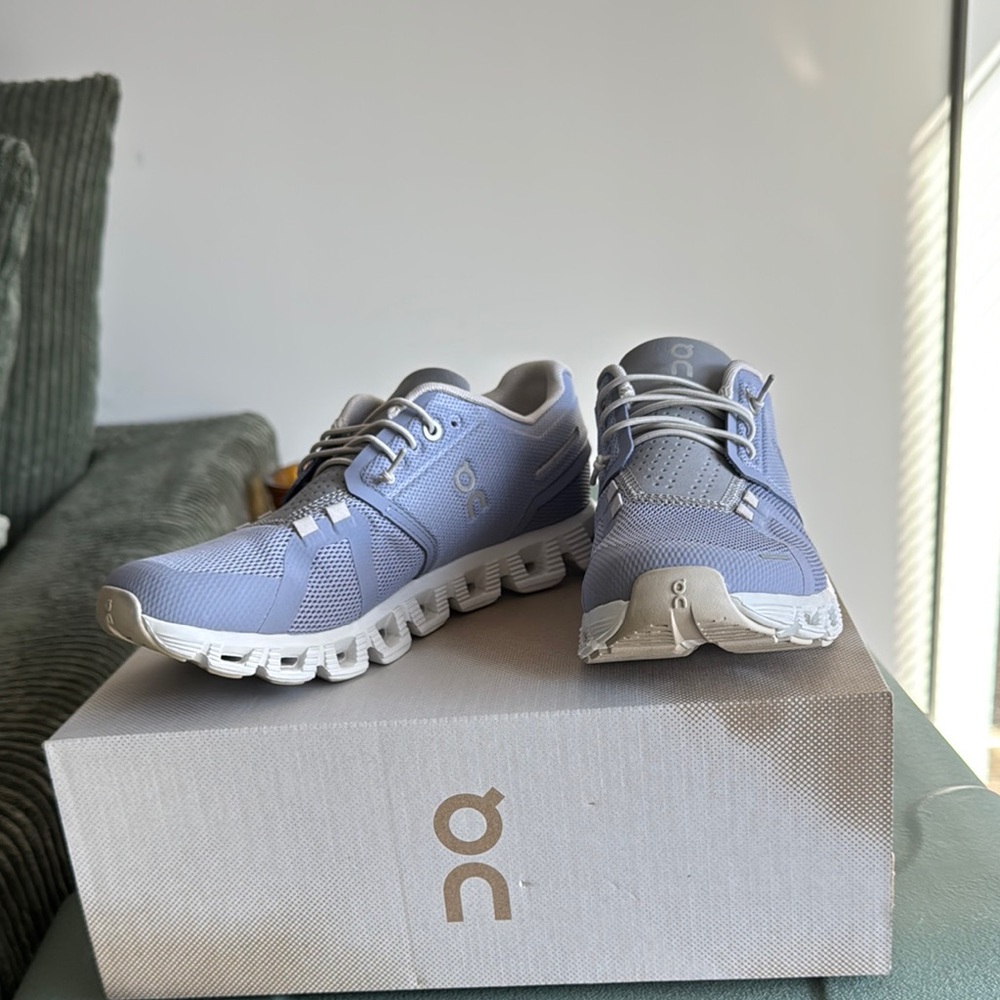 On Running Cloud Sneakers In Light Blue And White - Gem
